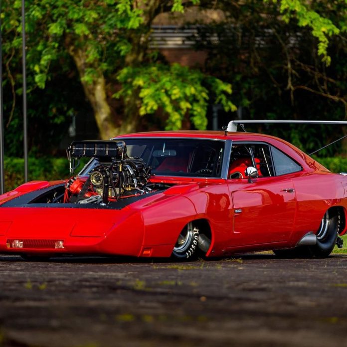 Dodge Charger Daytona Turns Drag Racer with 2,500 HP of Supercharged ...