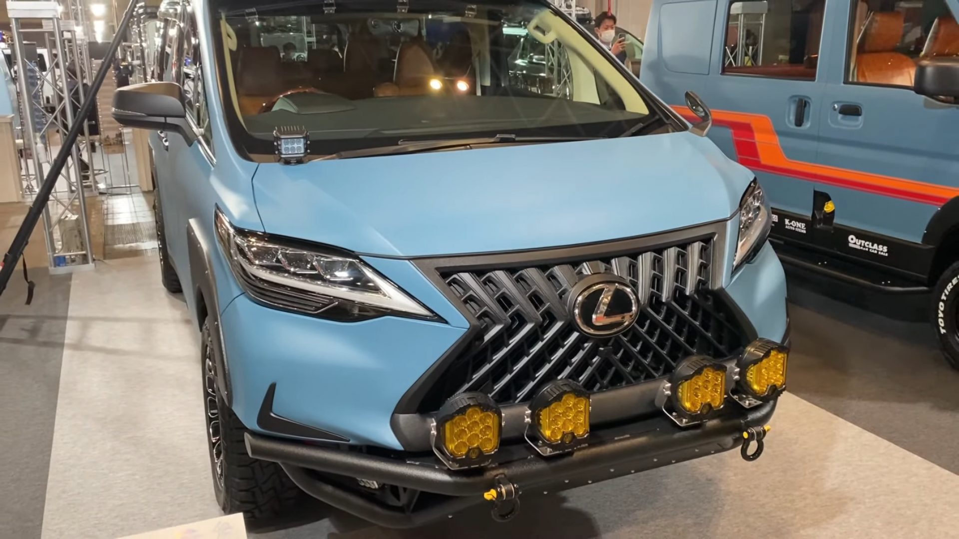 Lexus Minivan "Overlander" Shows Up at Tokyo Tuning Show, Is a Toyota