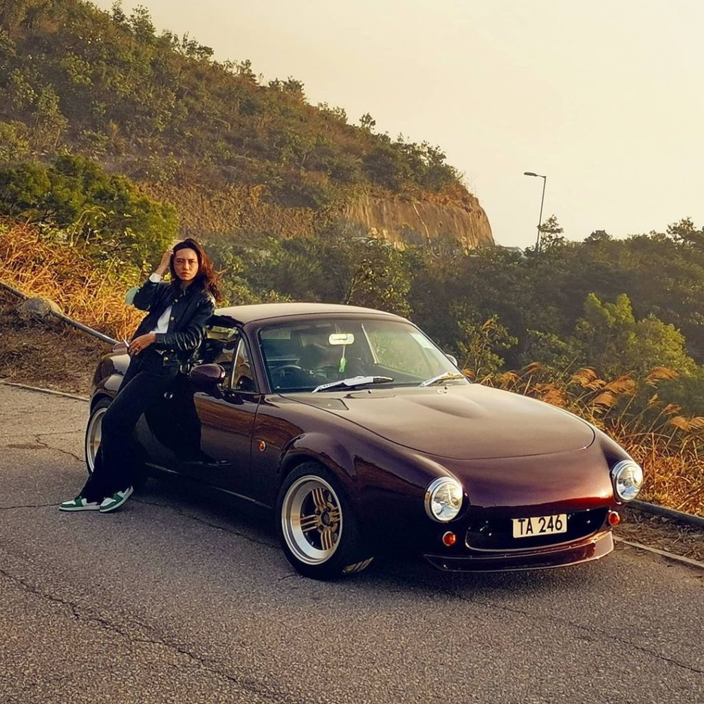 1996 Mazda MX-5 Miata Looks Retro With "Pitcrew" Front and Round Headlights