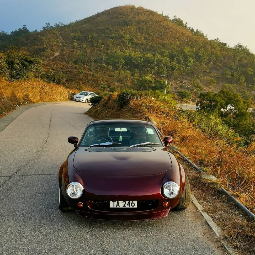 1996 Mazda MX-5 Miata Looks Retro With "Pitcrew" Front and Round Headlights