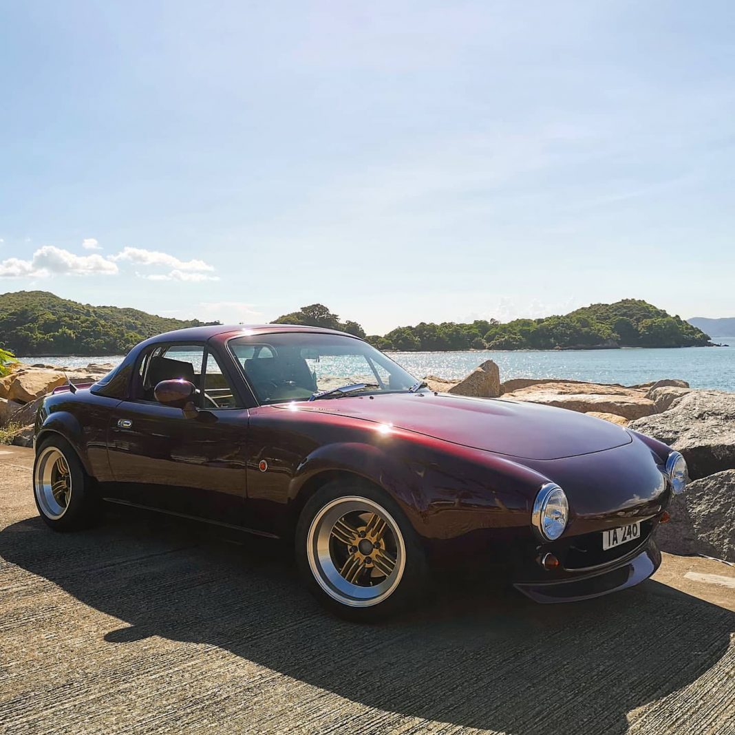 1996 Mazda MX-5 Miata Looks Retro With "Pitcrew" Front and Round Headlights