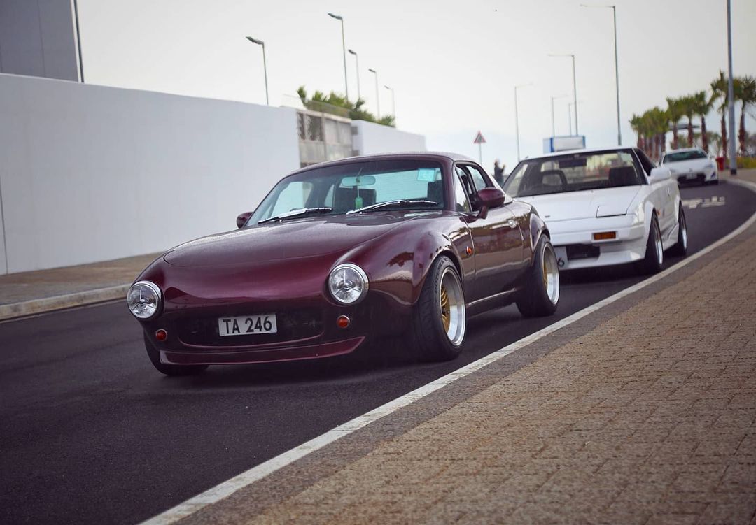 1996 Mazda MX-5 Miata Looks Retro With "Pitcrew" Front and Round Headlights