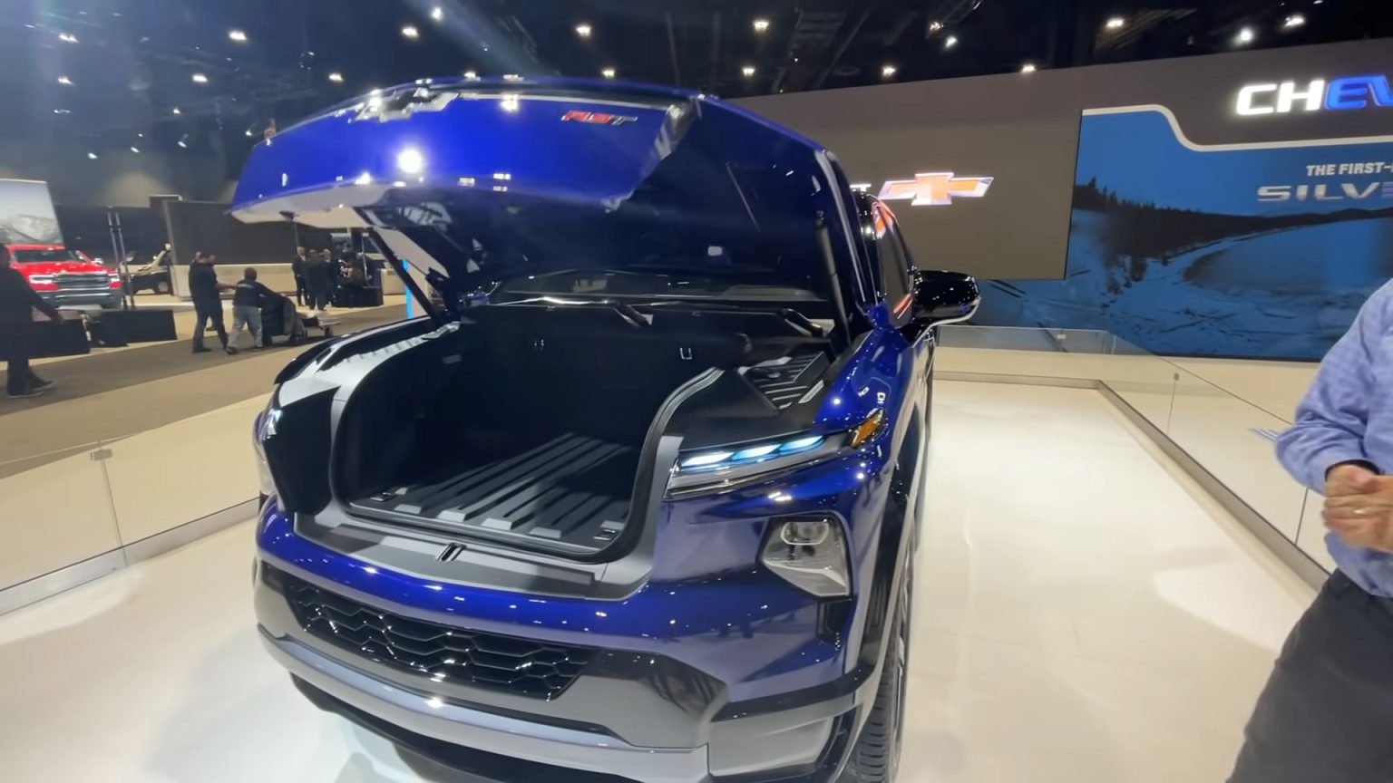 2024 Chevrolet Silverado EV Live: Massive Frunk, Optional 24s at ...