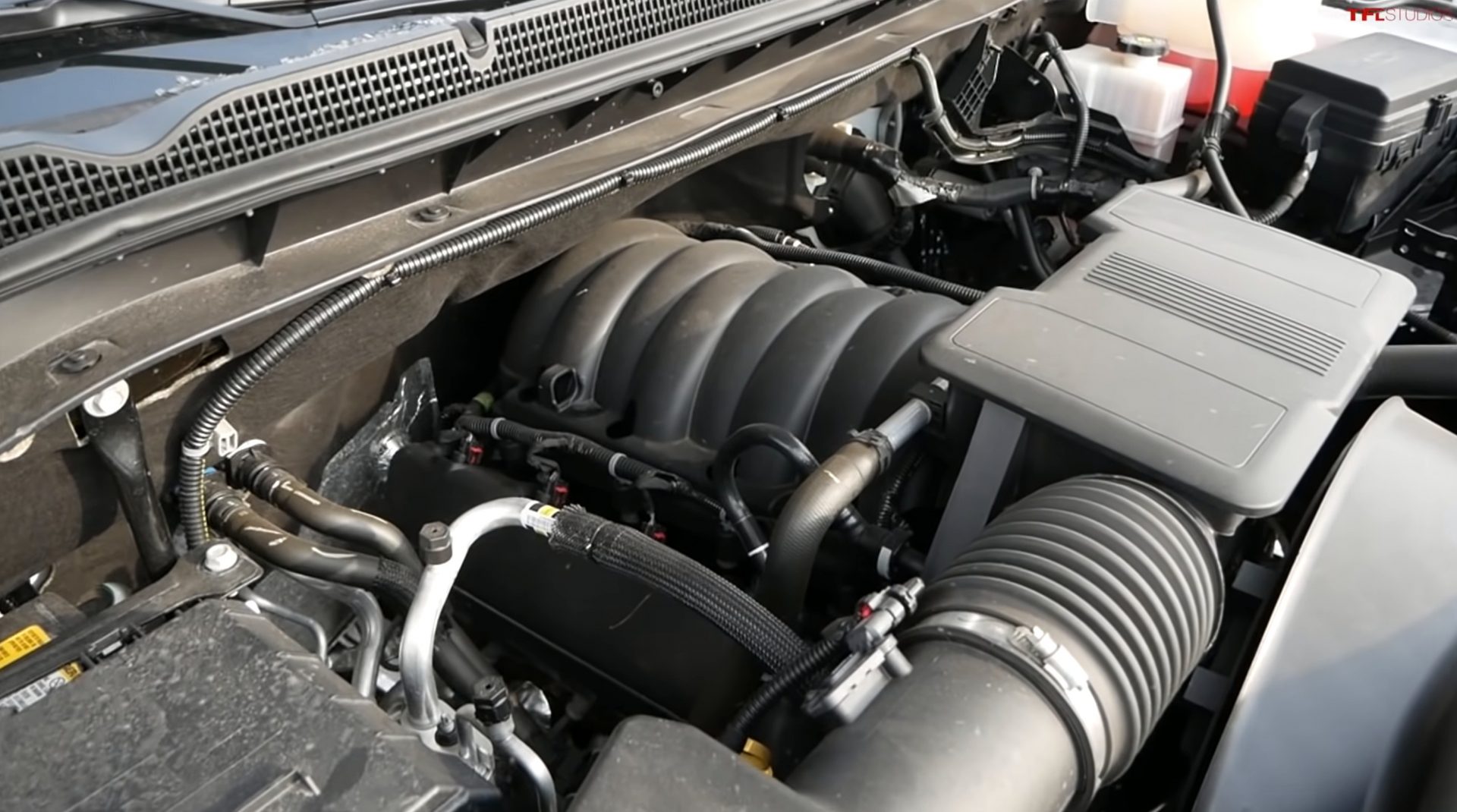 Electric GMC Sierra 2500 HD Drag Races 6.6L V8 Gas Truck, It's No Contest