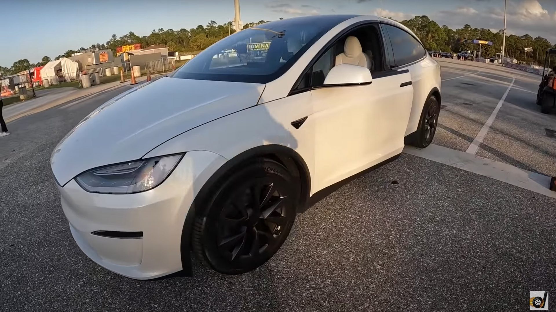 1,020 HP Tesla Model X Plaid Sets 9.7s Quarter-Mile Record, Not Over Yet