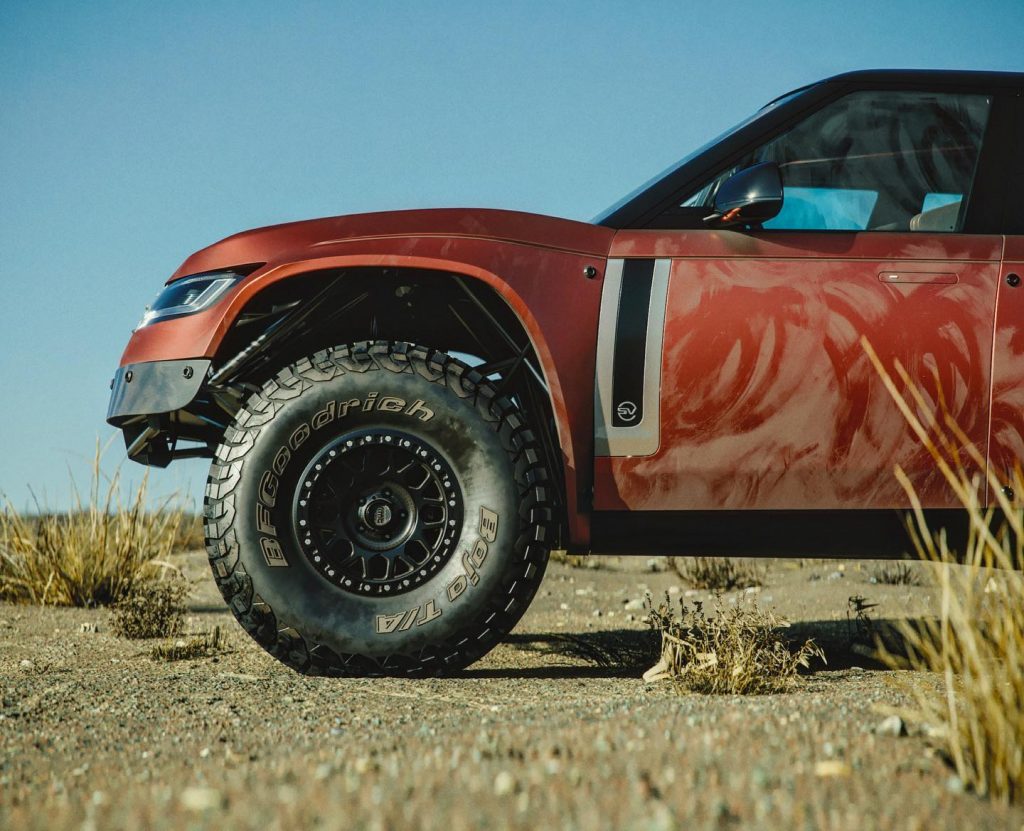 2022 Range Rover "Premium PreRunner" Is a Widebody 4x4 Wet Dream