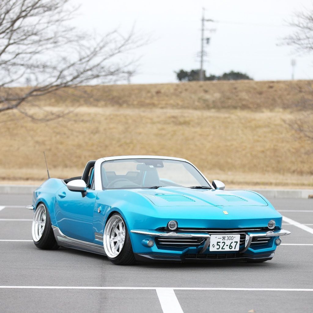 Mazda MX-5 Miata Impersonates a 1966 Corvette in Japan, Has Crazy Camber