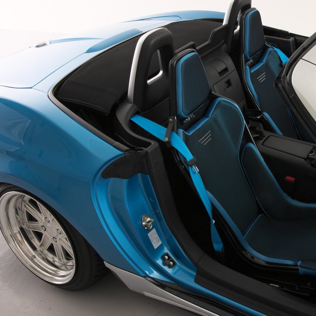 Mazda MX-5 Miata Impersonates a 1966 Corvette in Japan, Has Crazy Camber