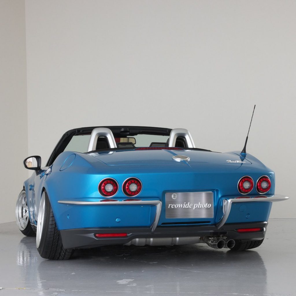 Mazda MX-5 Miata Impersonates a 1966 Corvette in Japan, Has Crazy Camber