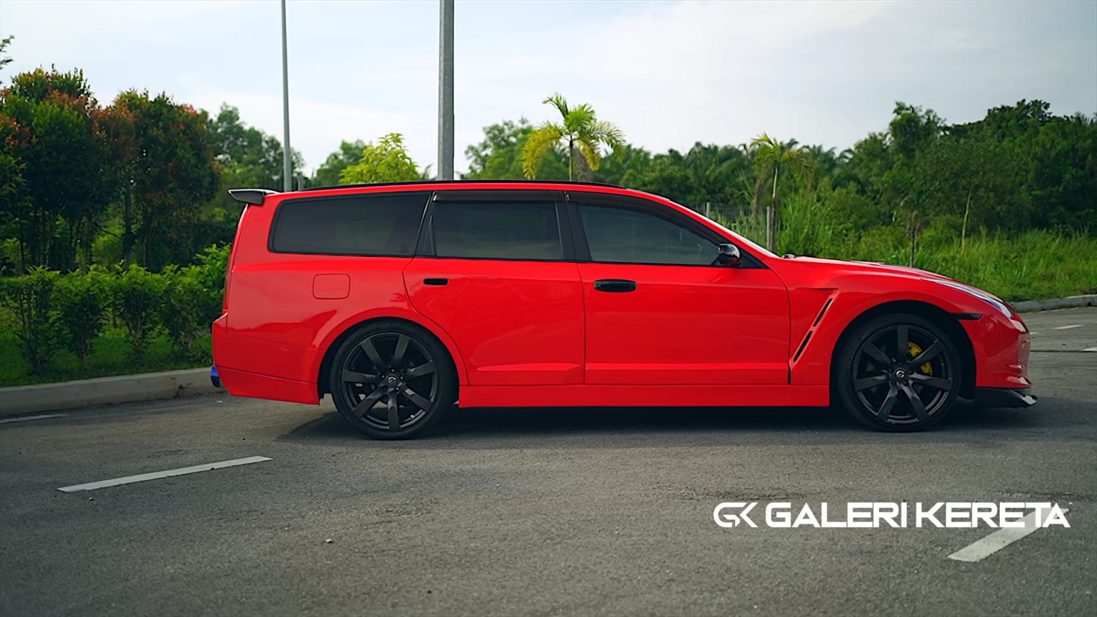 R35 Nissan GT-R Wagon Exists Thanks to JDM Stagea, Looks Stunning in Red