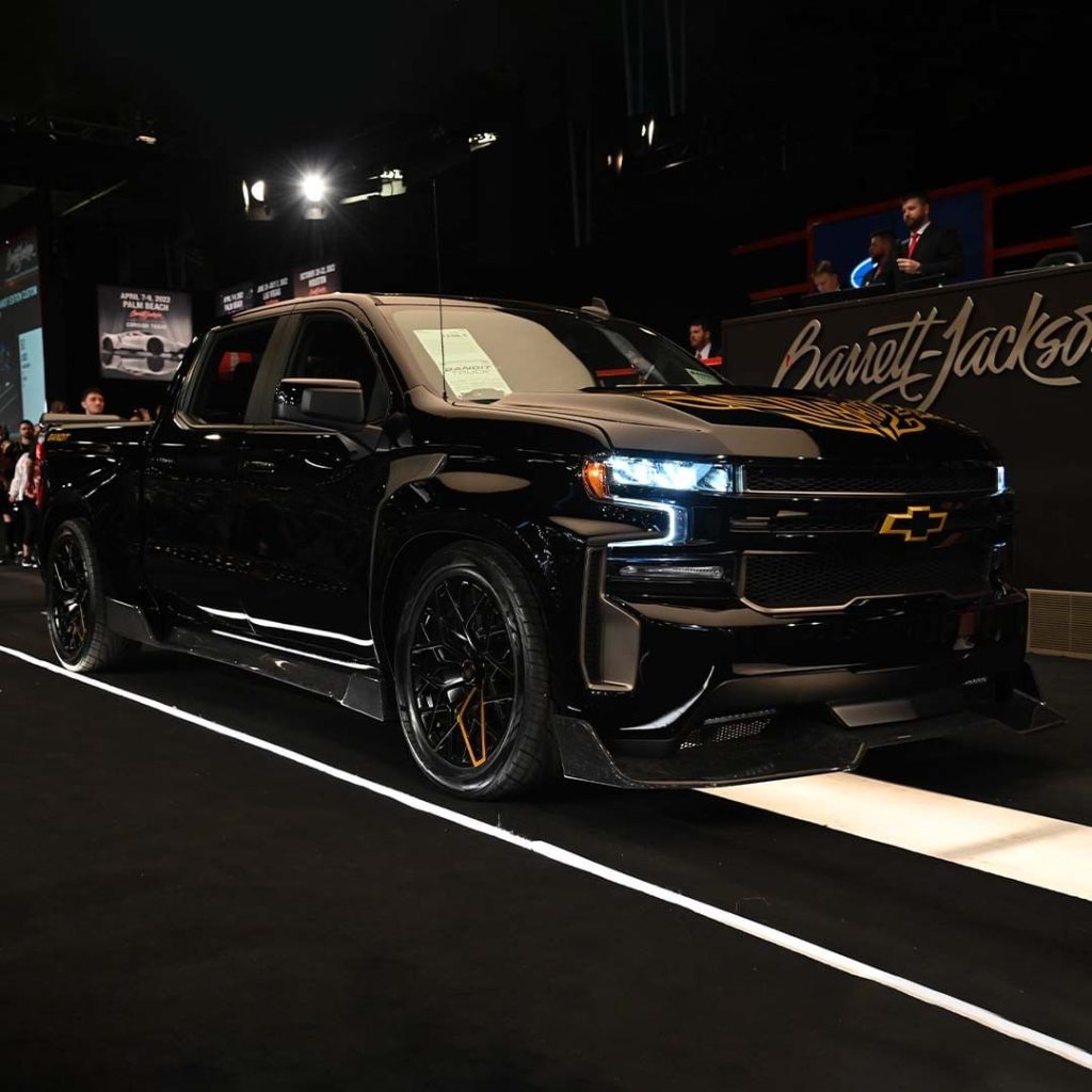 Pontiac Trans Am "Bandit" Chevy Silverado Is a 700 HP Beast Worth $286,000