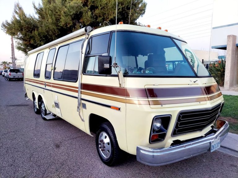 1977 GMC Motorhome: Rust Bucket from Ben 10 or the Best RV Ever