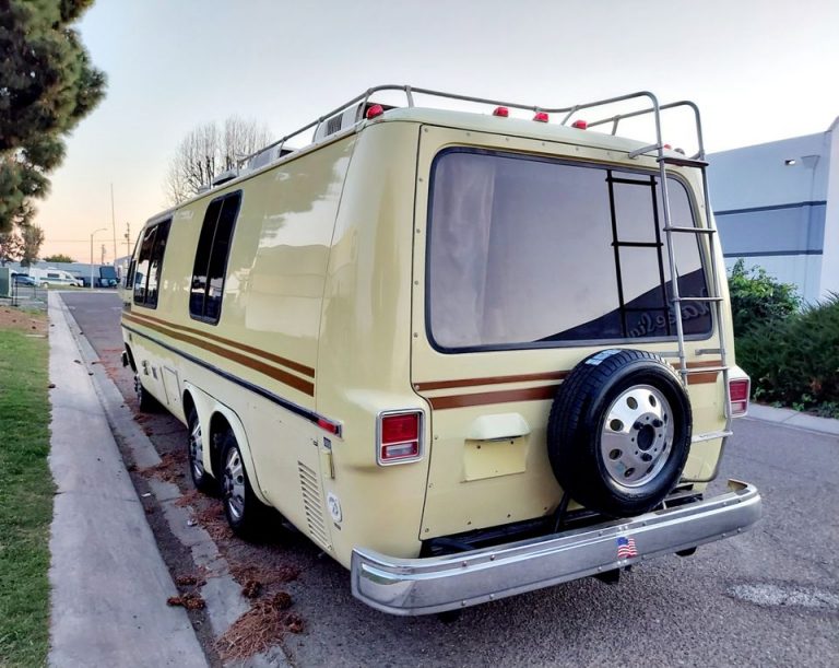 1977 GMC Motorhome: Rust Bucket from Ben 10 or the Best RV Ever