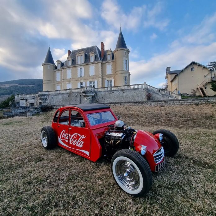 Citroen 2CV Turns into Unexpected Hot Rod with Exposed Chevy V8