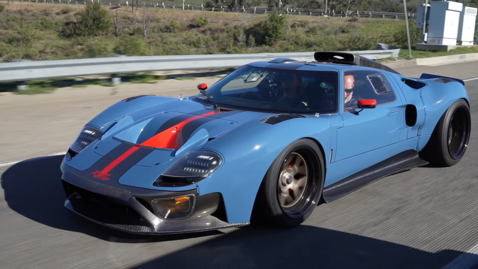 Ruffian Ford GT40 Carbon Widebody Is a Hot Rod Supercar With GT350 Power