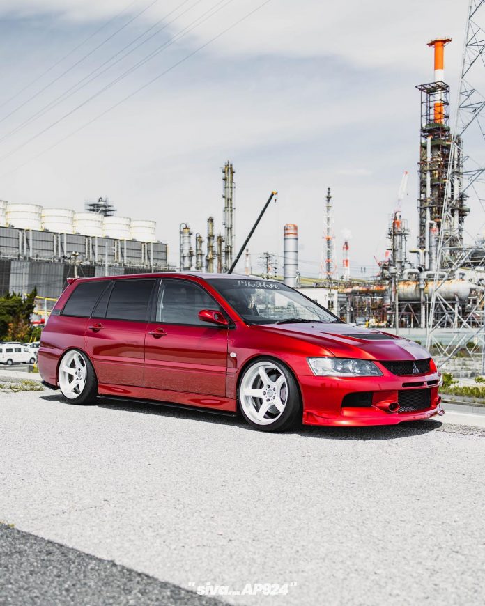 Rare Mitsubishi Evo IX Wagon: Tastefully Modded Japanese Widebody Hauler