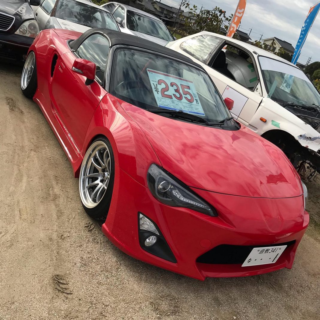 Toyota MR86 Is a Real MR2 Roadster With an 86 Body Kit