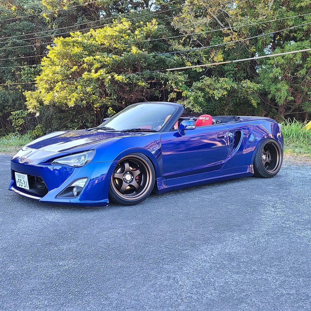 Toyota MR86 Is a Real MR2 Roadster With an 86 Body Kit