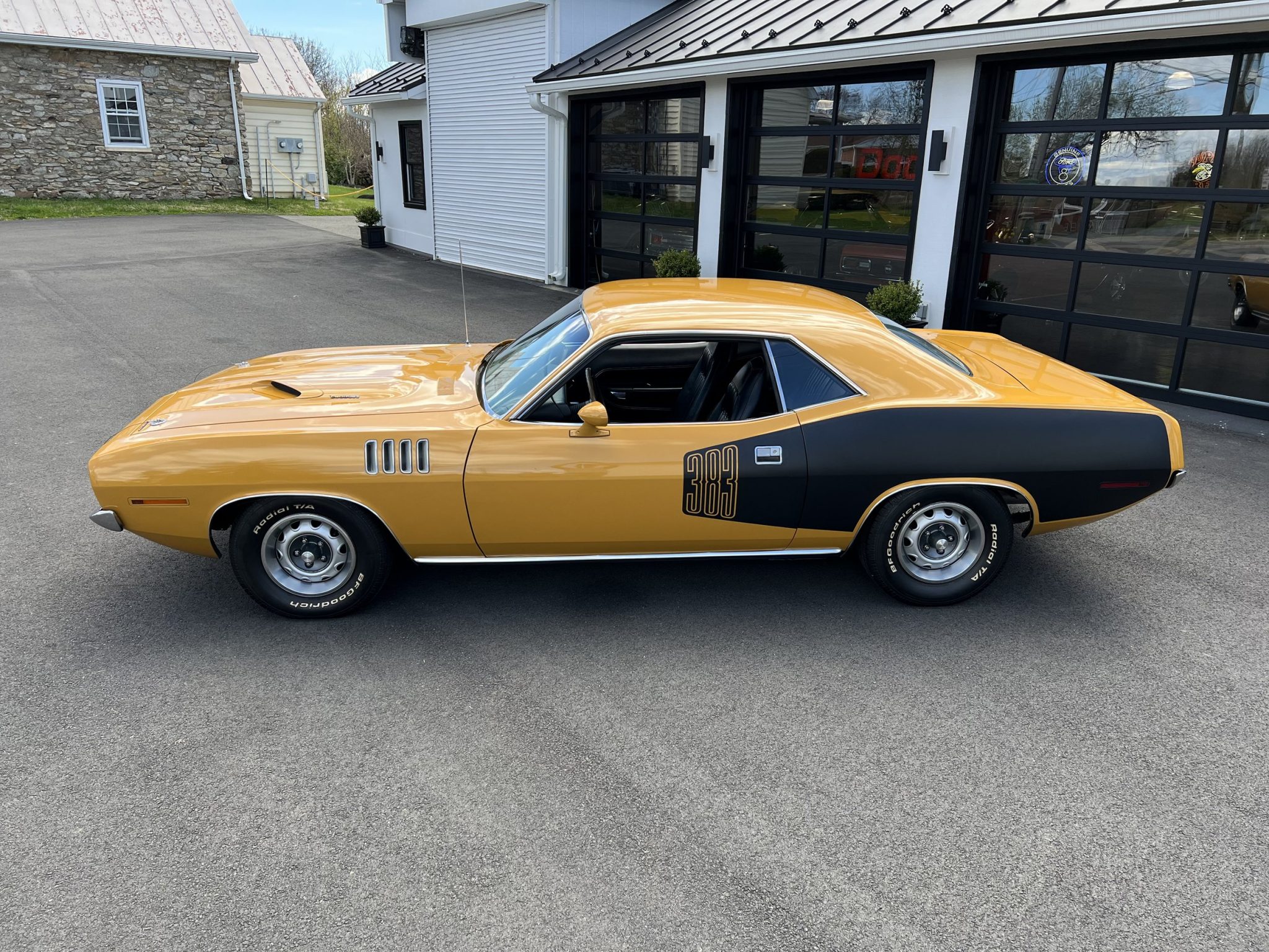 Unrestored 1971 Plymouth Cuda Is a Banana Yellow Survivor with a Sweet ...