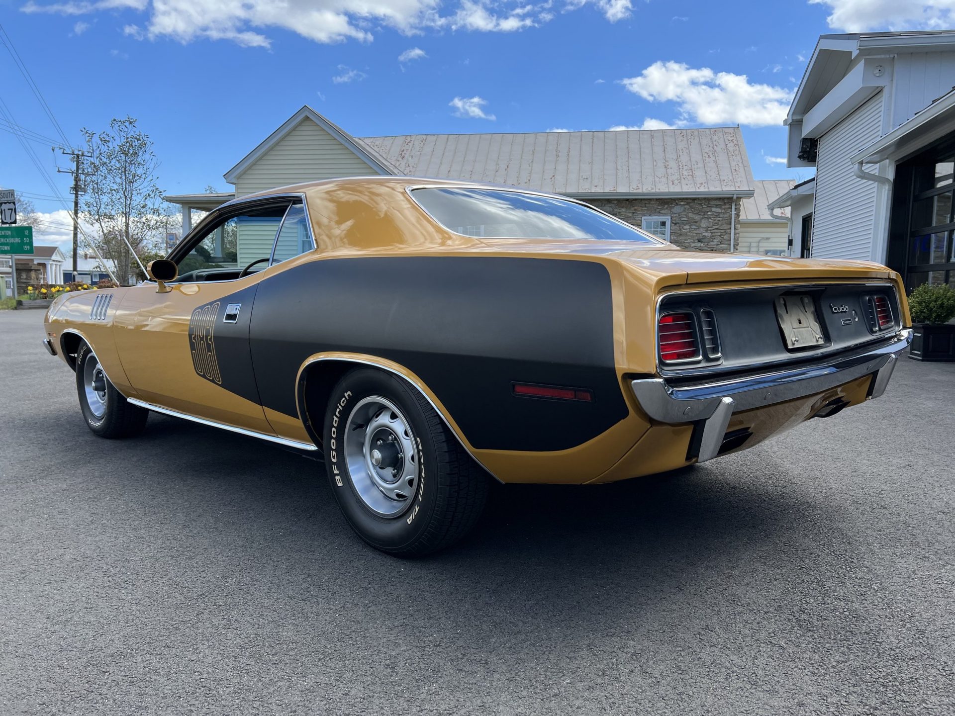 Unrestored 1971 Plymouth Cuda Is a Banana Yellow Survivor with a Sweet ...