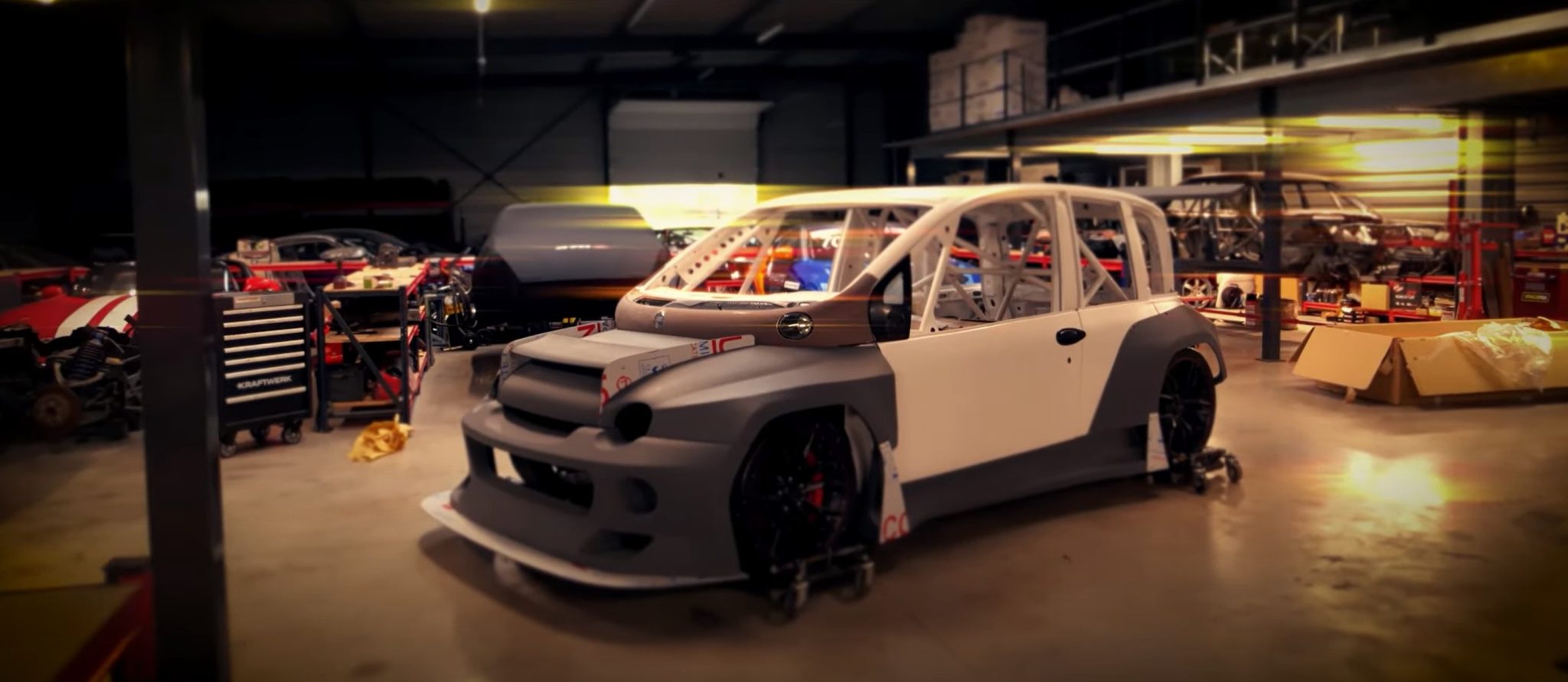 Updated: French YouTubers Raise $1.1M to Build 1,000 HP Fiat Multipla ...