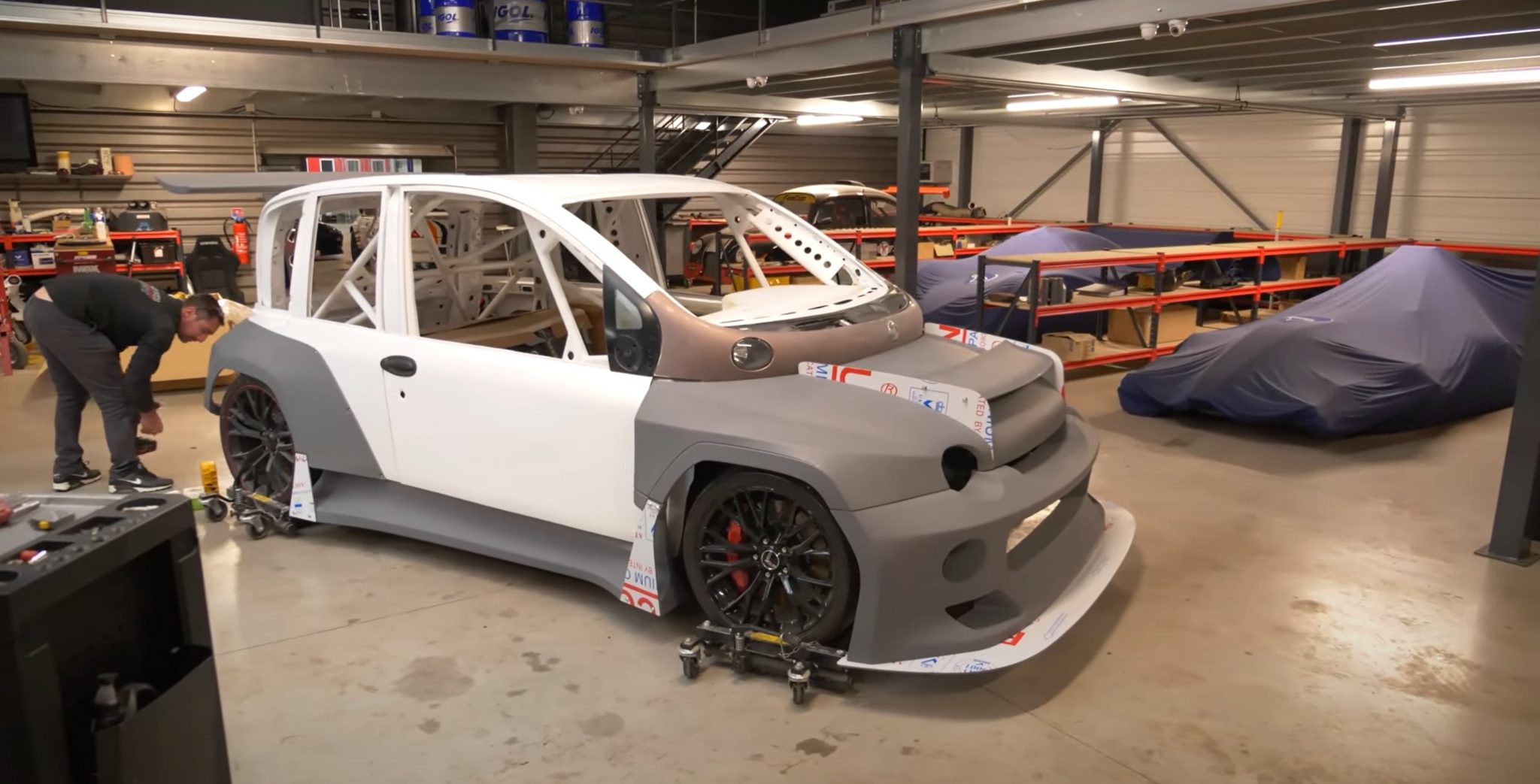 Updated: French YouTubers Raise $1.1M to Build 1,000 HP Fiat Multipla ...
