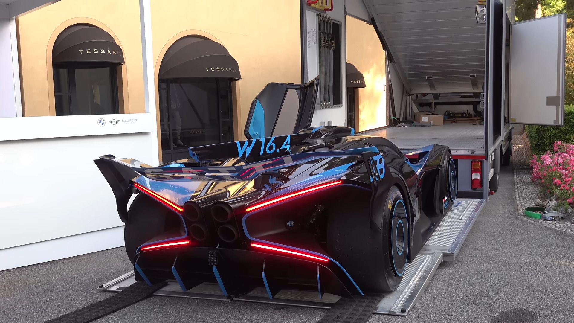 $5 Million Bugatti Bolide Hypercar Fires Up 1,850 HP W16 Engine at Lake ...