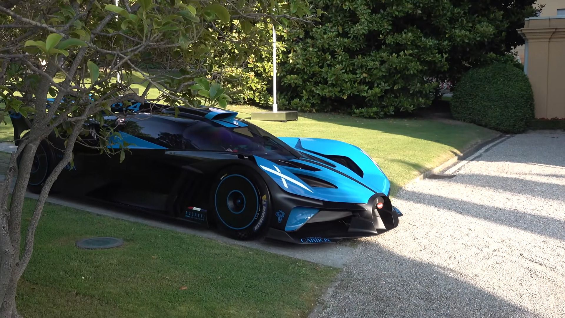 $5 Million Bugatti Bolide Hypercar Fires Up 1,850 HP W16 Engine at Lake ...