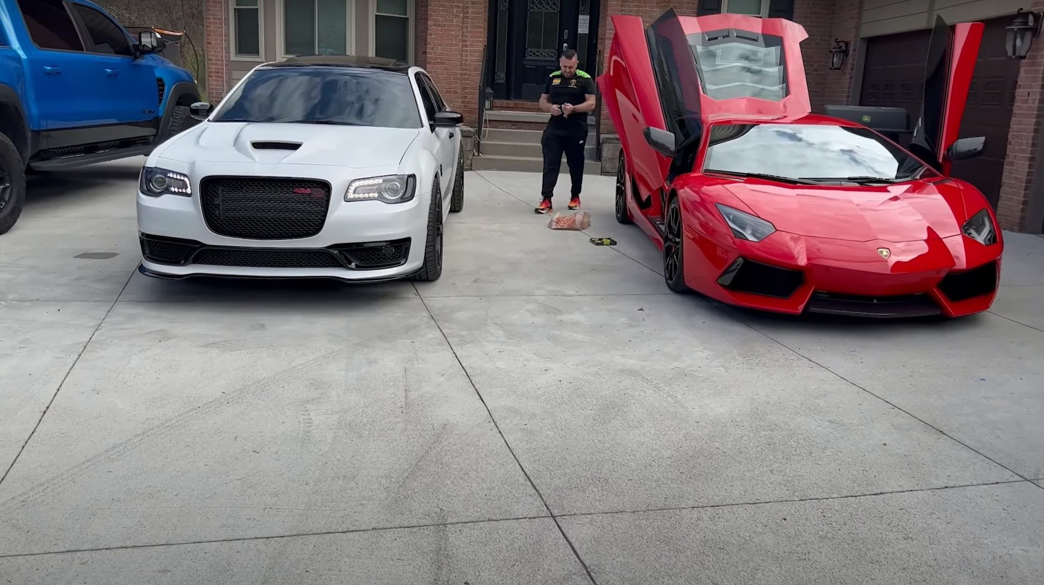 1,000 HP Hellephant-Swapped Chrysler 300 Sleeper Races Lamborghini ...