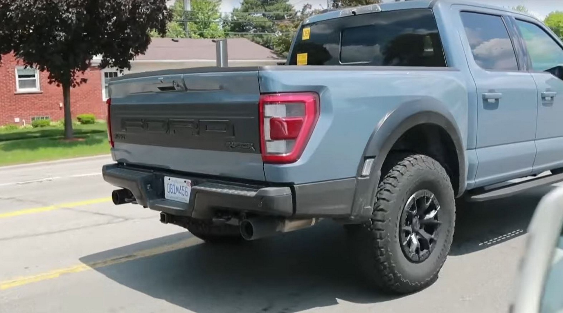 2023 Ford F-150 Raptor R Spied Testing, 5.2L Predator V8 Exhaust Sound ...