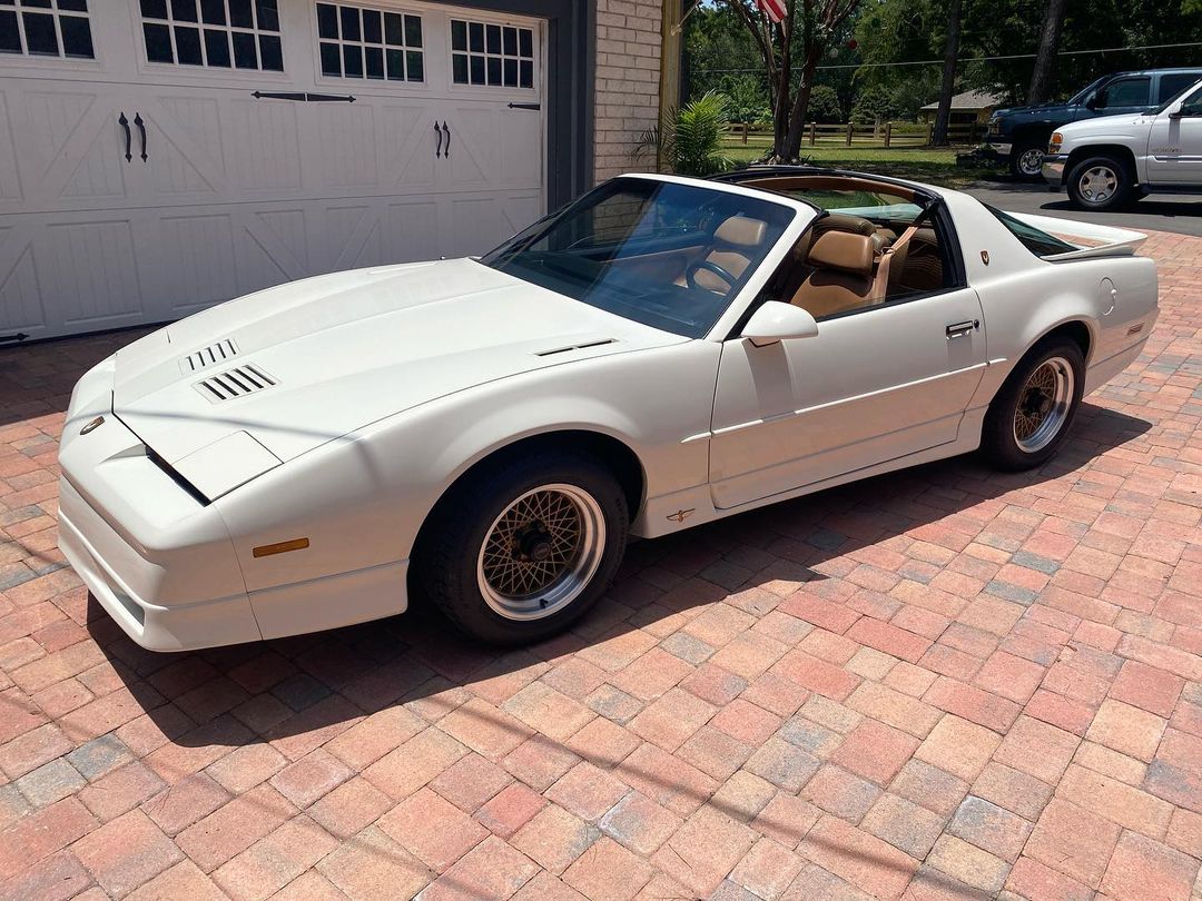 Clean 1989 Pontiac Trans Am Turbo 20th Anniversary Flexes Buick GNX ...