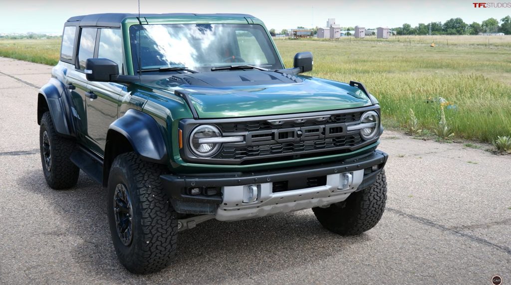 Ford Bronco Raptor Tries to Drag Race Jeep Wrangler, Gets a Brutal ...