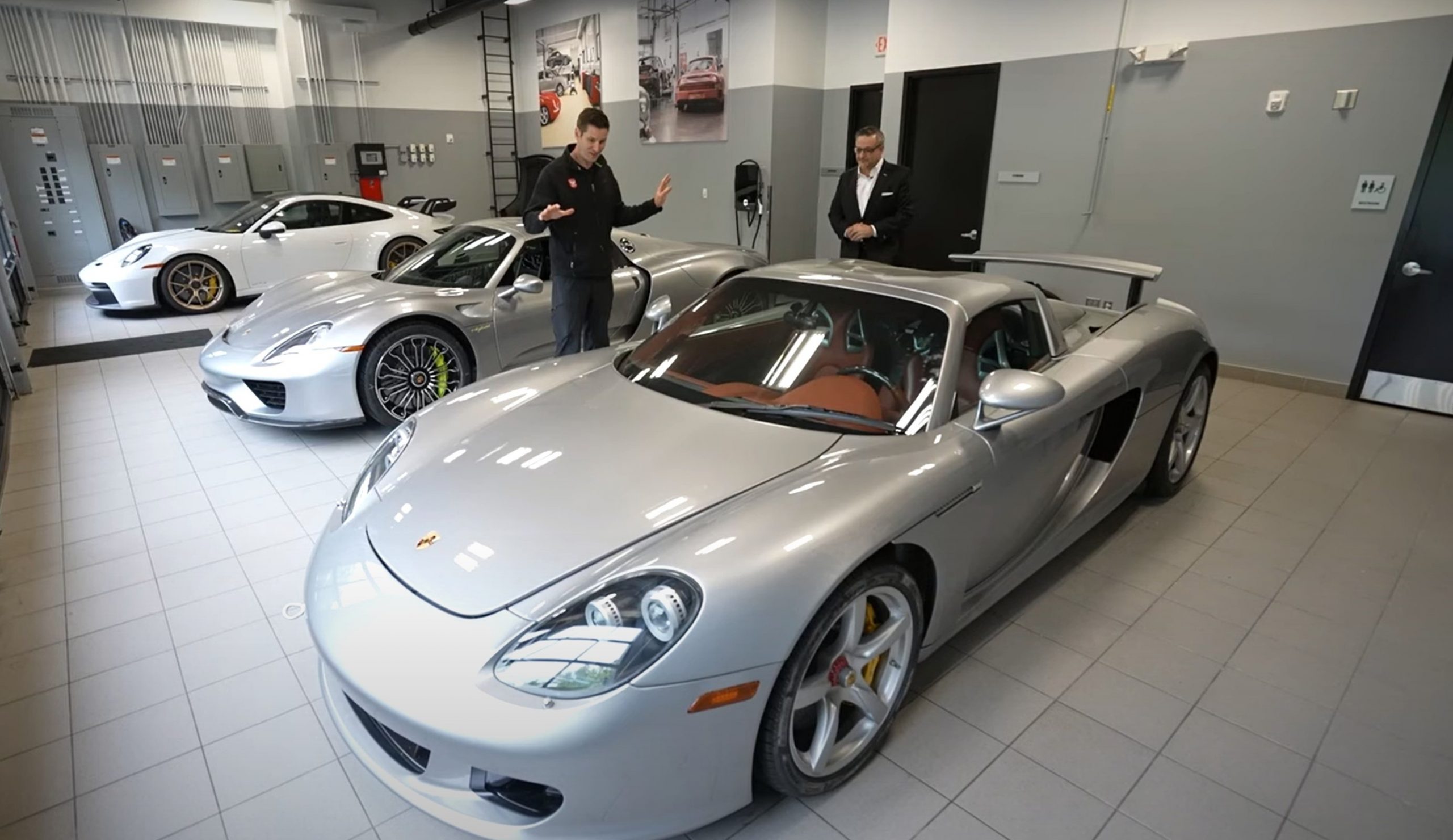 Porsche 918 Spyder Gets First Wash in 7 Years and the Paint Needs Help
