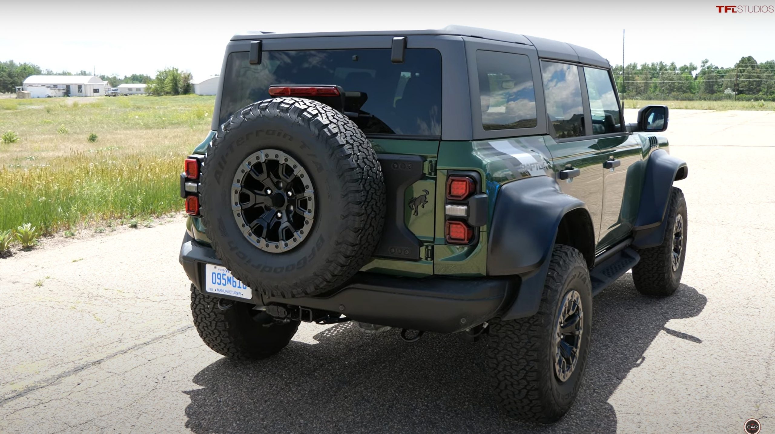Ford Bronco Raptor Tries to Drag Race Jeep Wrangler, Gets a Brutal ...