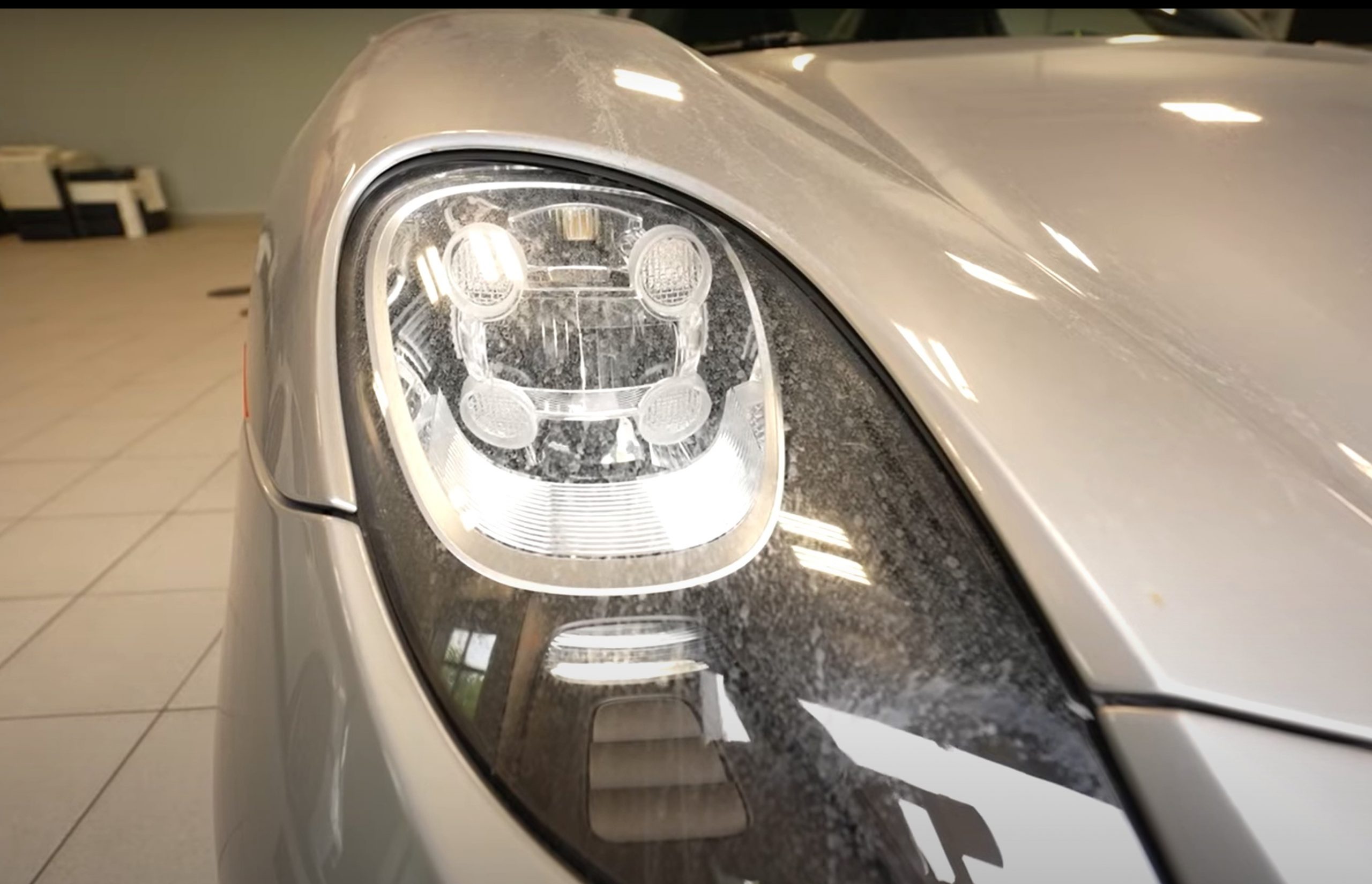 Porsche 918 Spyder Gets First Wash in 7 Years and the Paint Needs Help