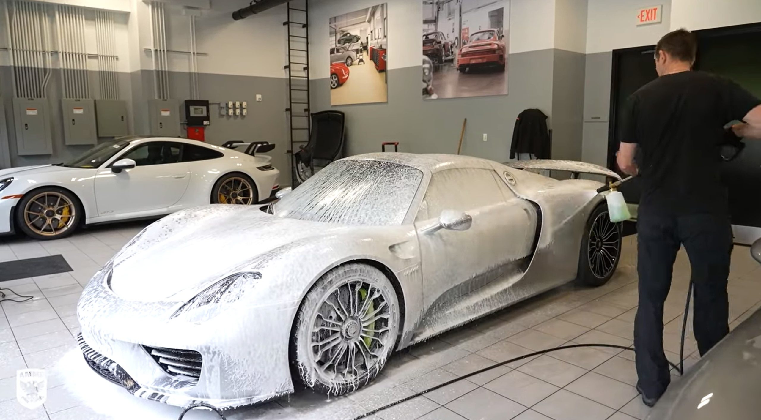 Porsche 918 Spyder Gets First Wash in 7 Years and the Paint Needs Help