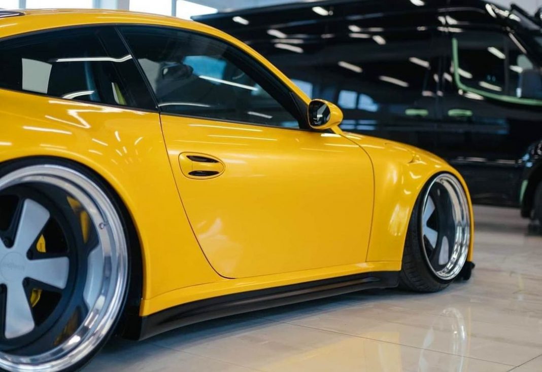 Porsche 997 "The Indecent" Widebody Has GT3 Looks, Is Slammed on Rotiforms