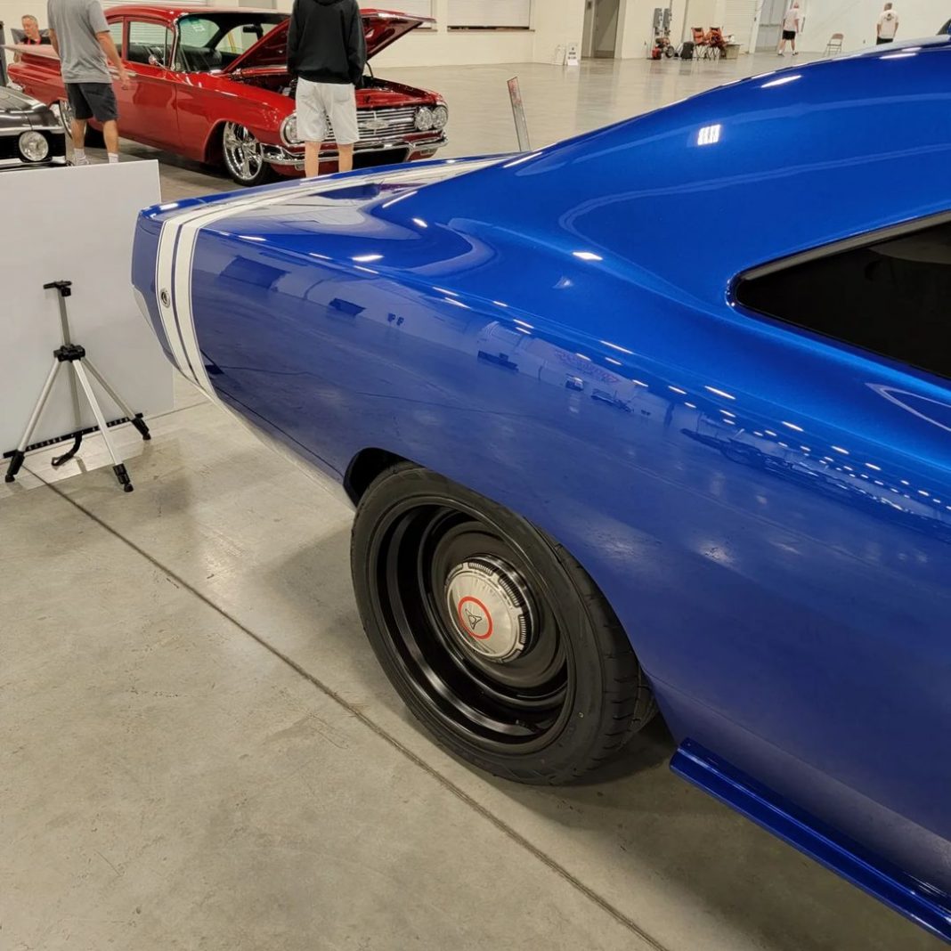 ExoMod C68 Is a Carbon-Bodied Dodge Challenger Hellcat in 1968 Charger ...