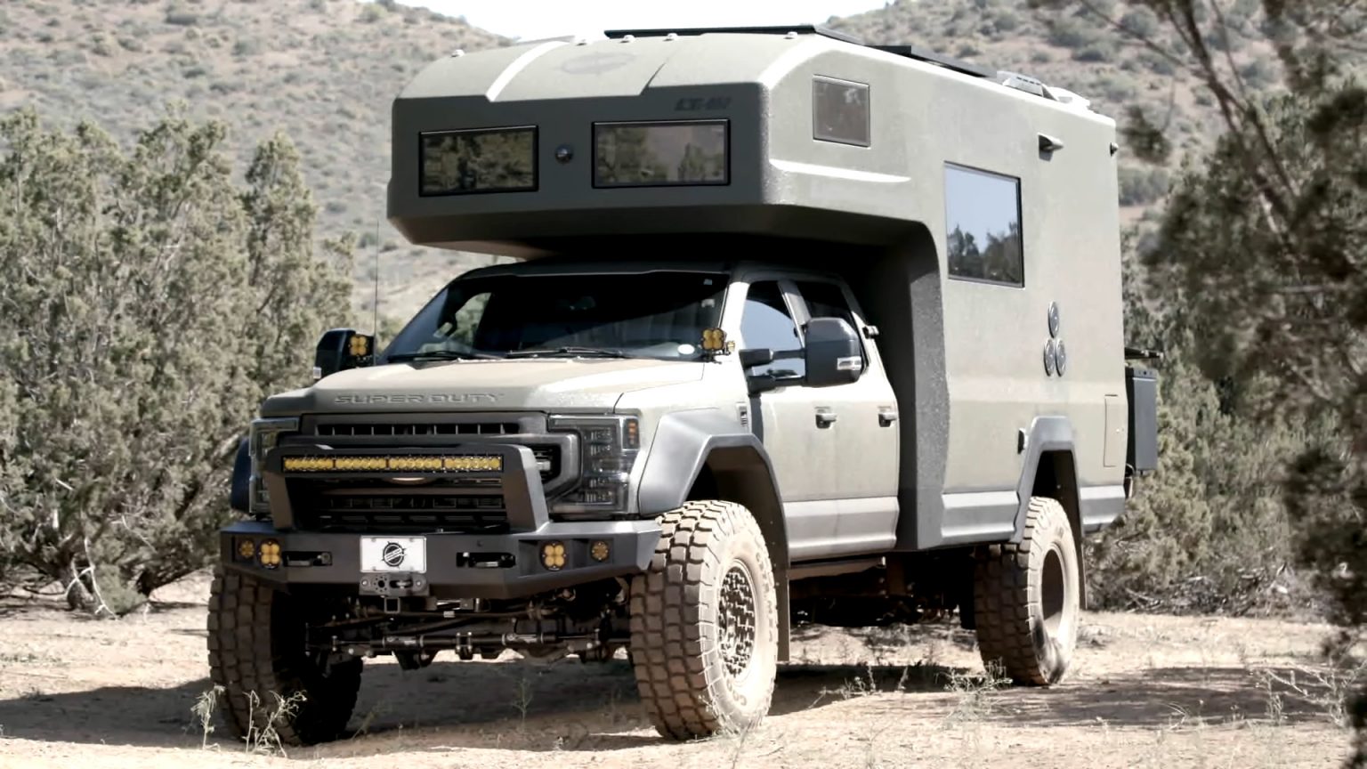 Jay Leno Is Blown Away By Earthroamer Lti The F 550 Carbon Fiber Camper
