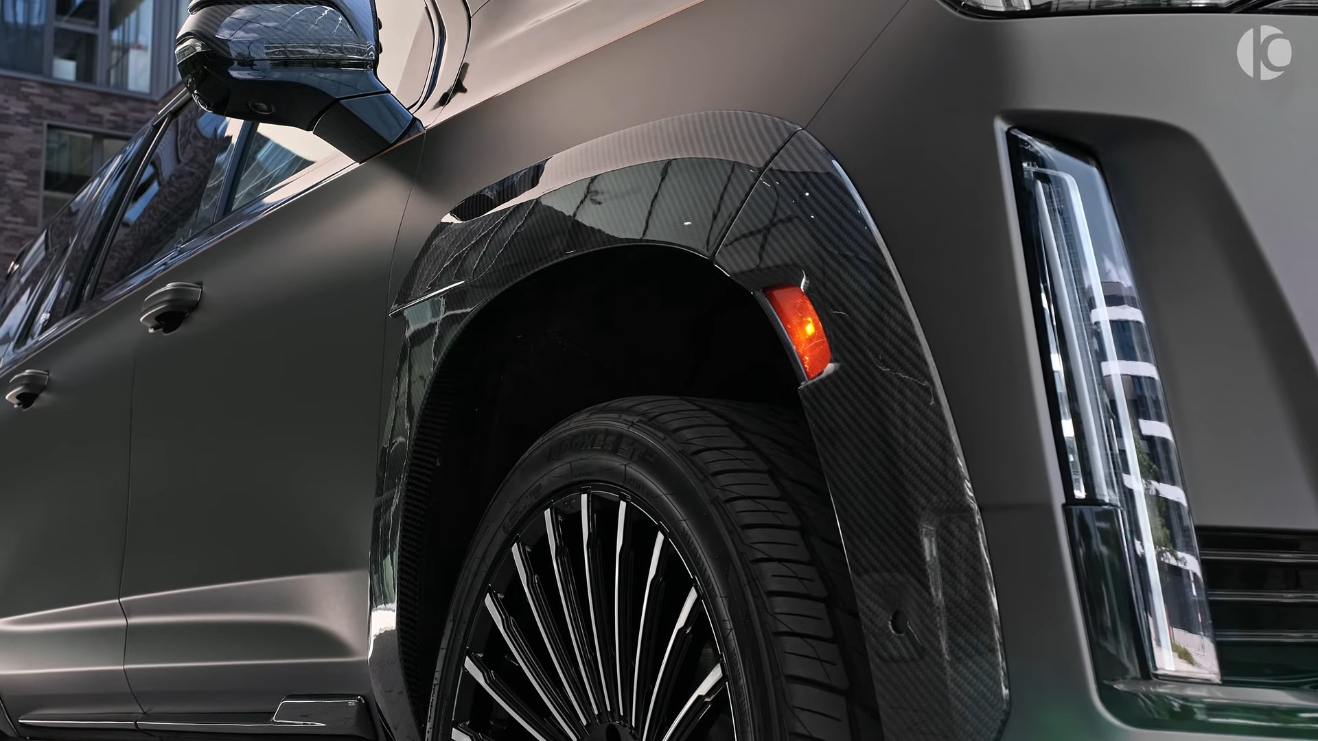 2022 Cadillac Escalade With Larte Body Kit Is an Evil Carbon-Clad SUV