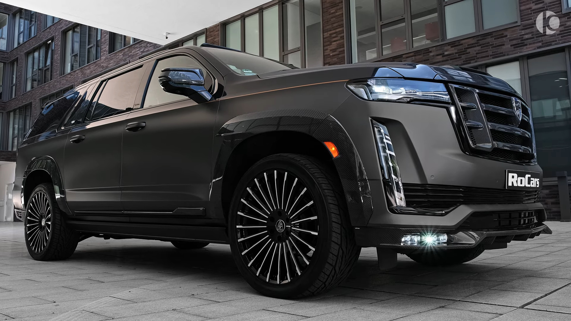 2022 Cadillac Escalade With Larte Body Kit Is an Evil Carbon-Clad SUV