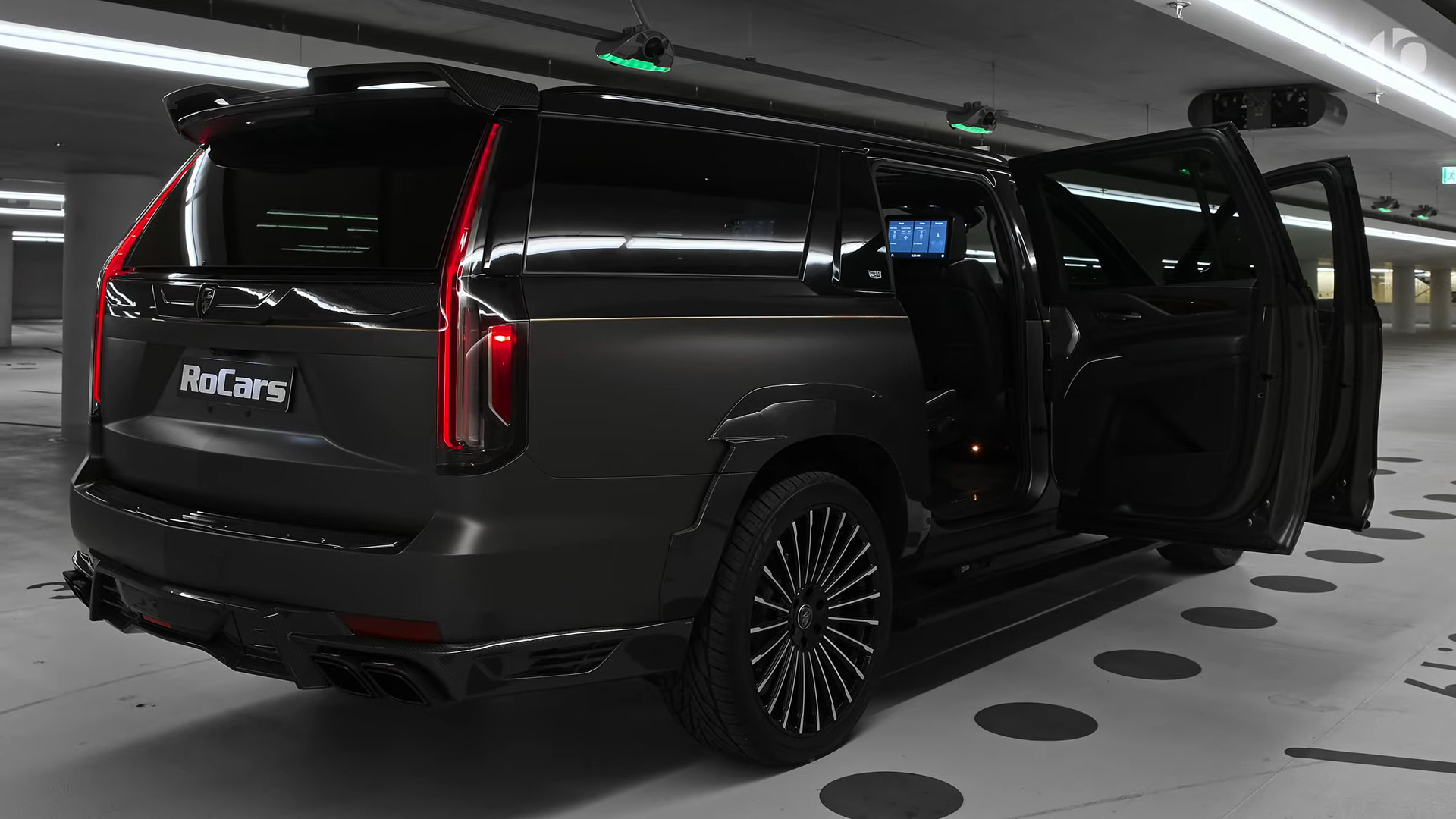 2022 Cadillac Escalade With Larte Body Kit Is an Evil Carbon-Clad SUV