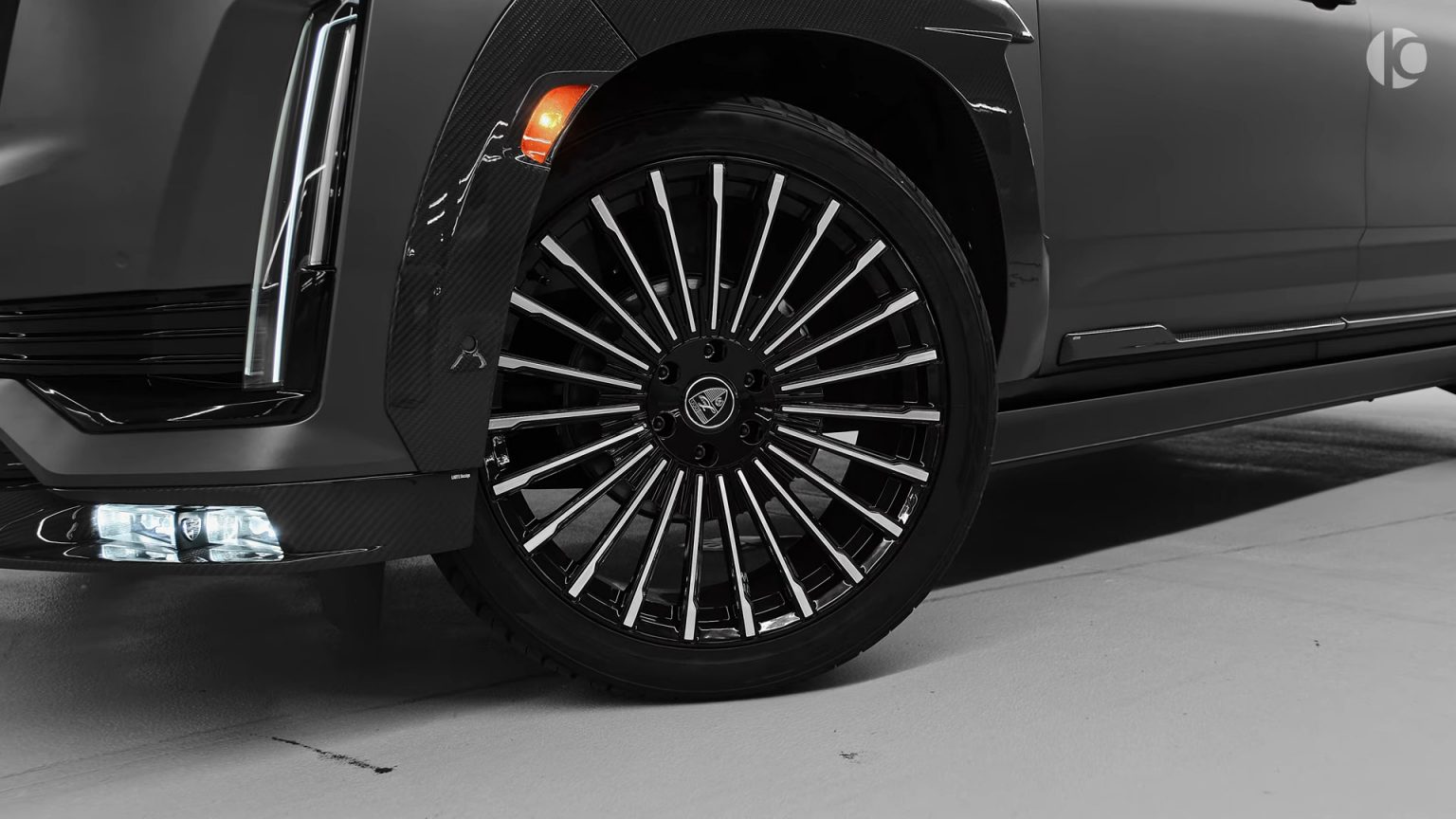 2022 Cadillac Escalade With Larte Body Kit Is an Evil Carbon-Clad SUV