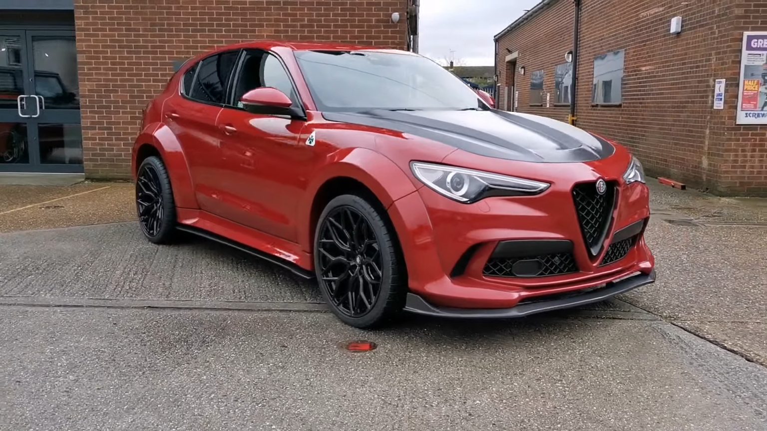 Alfa Romeo Stelvio Gets the SD Carbon Widebody Kit a 500 HP SUV Deserves