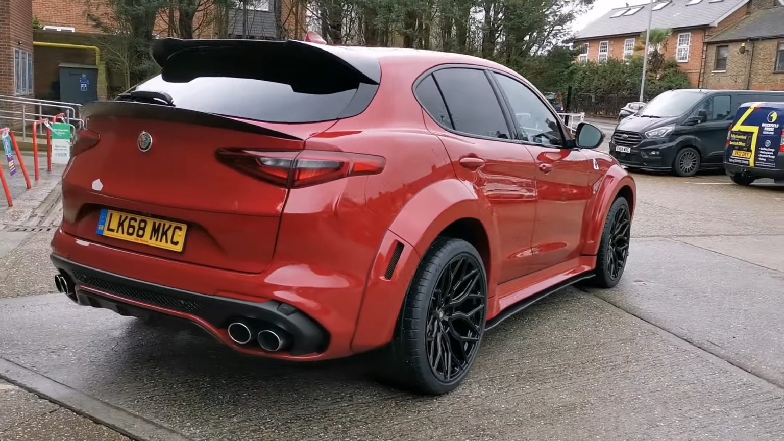 Alfa Romeo Stelvio Gets the SD Carbon Widebody Kit a 500 HP SUV Deserves