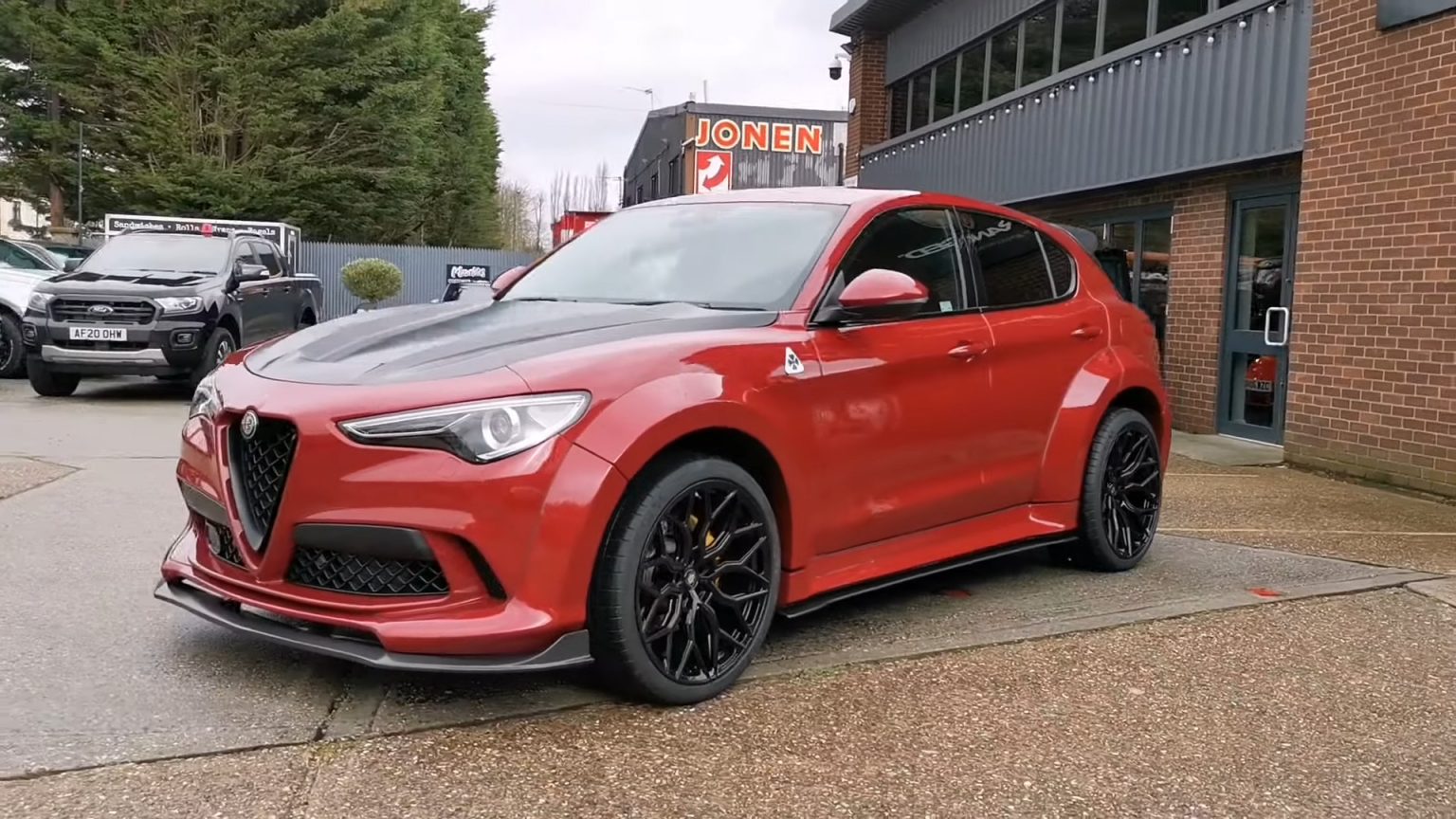 Alfa Romeo Stelvio Gets the SD Carbon Widebody Kit a 500 HP SUV Deserves