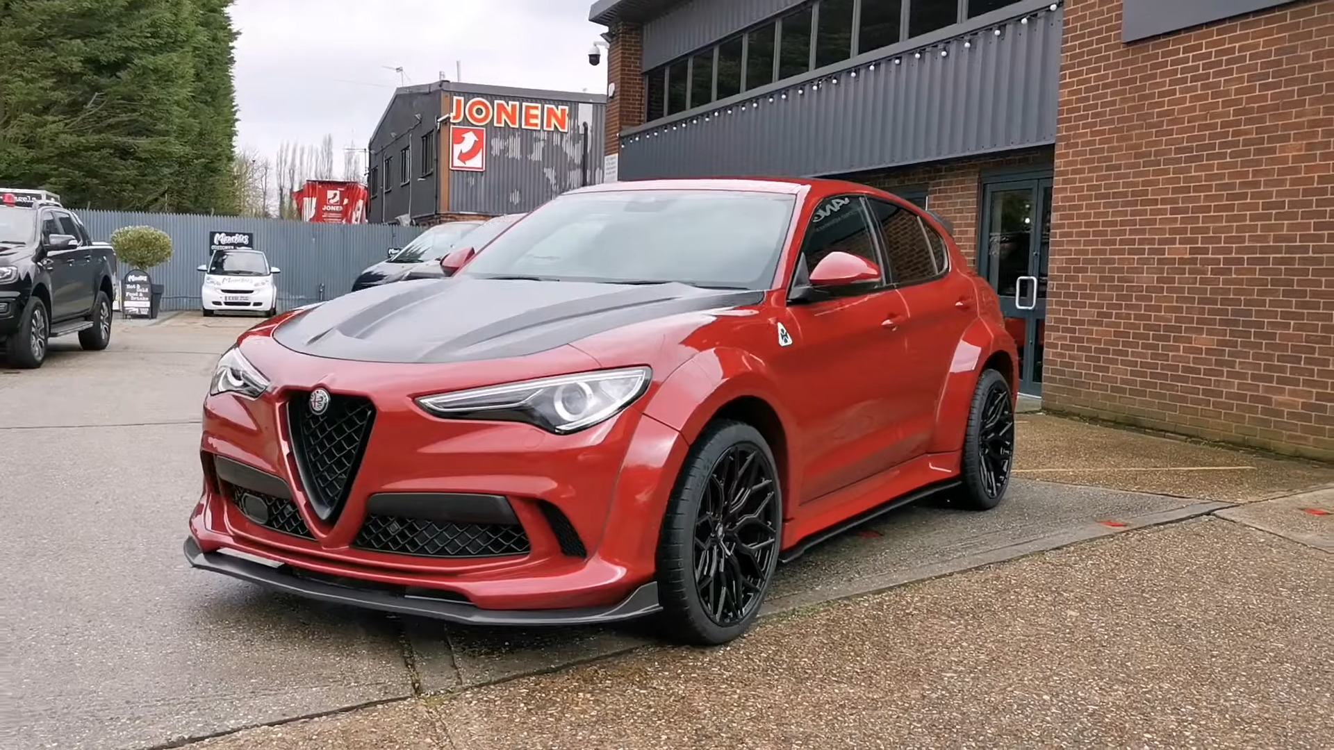 Alfa Romeo Stelvio Gets the SD Carbon Widebody Kit a 500 HP SUV Deserves