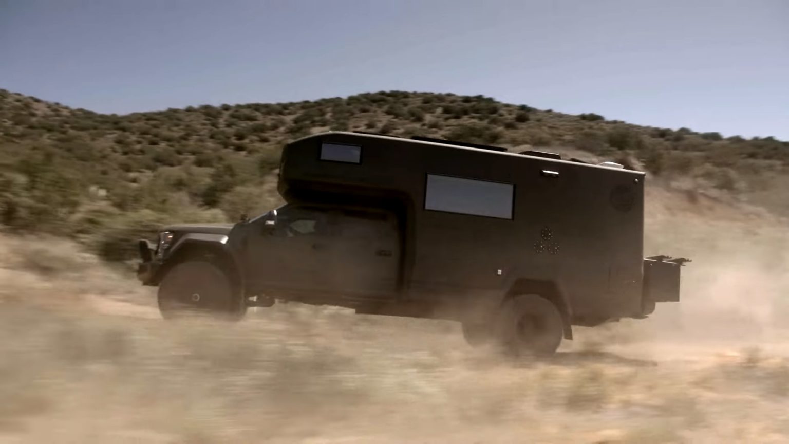 Jay Leno Is Blown Away By Earthroamer Lti The F 550 Carbon Fiber Camper