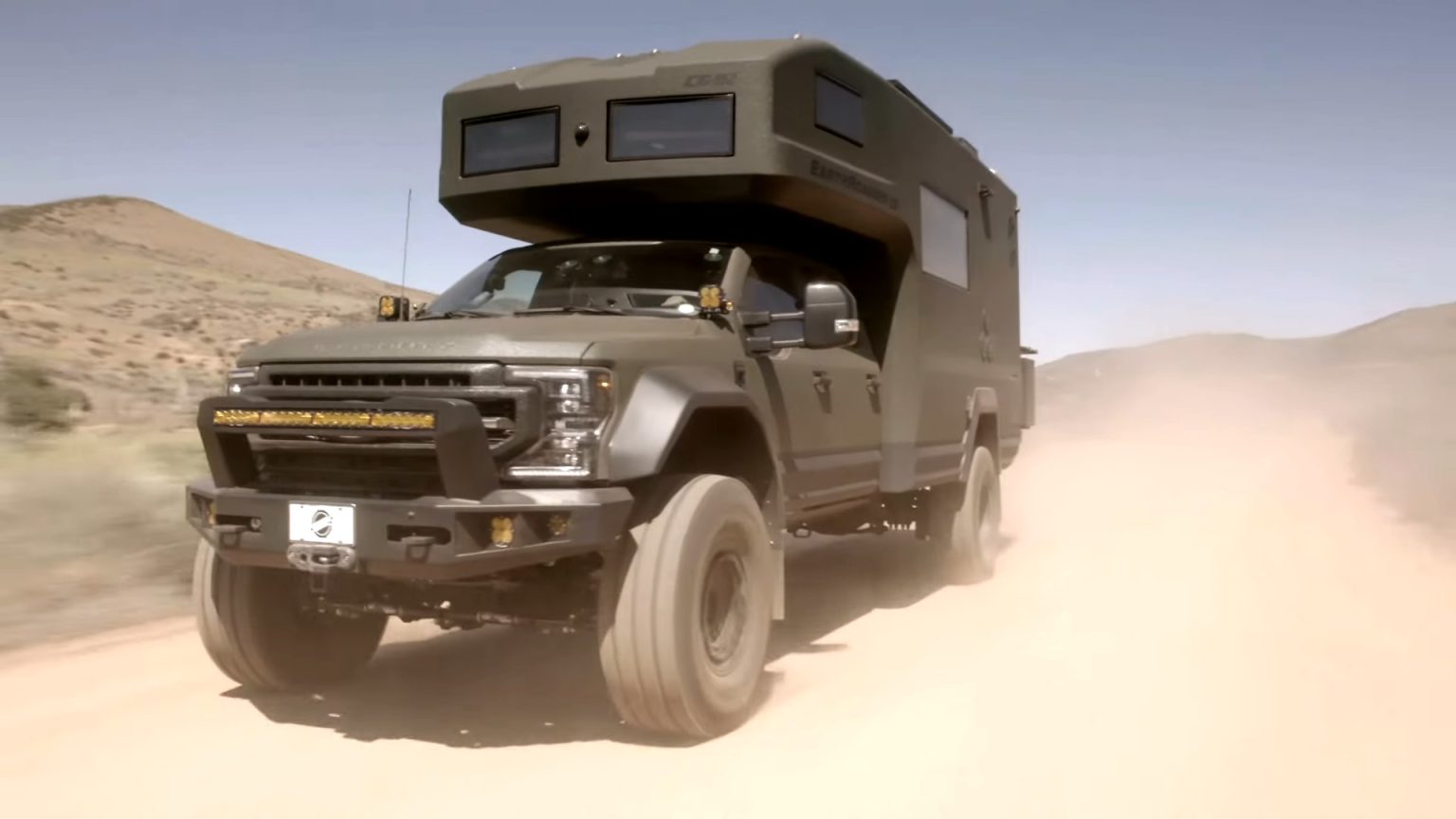 Jay Leno Is Blown Away By Earthroamer Lti The F 550 Carbon Fiber Camper
