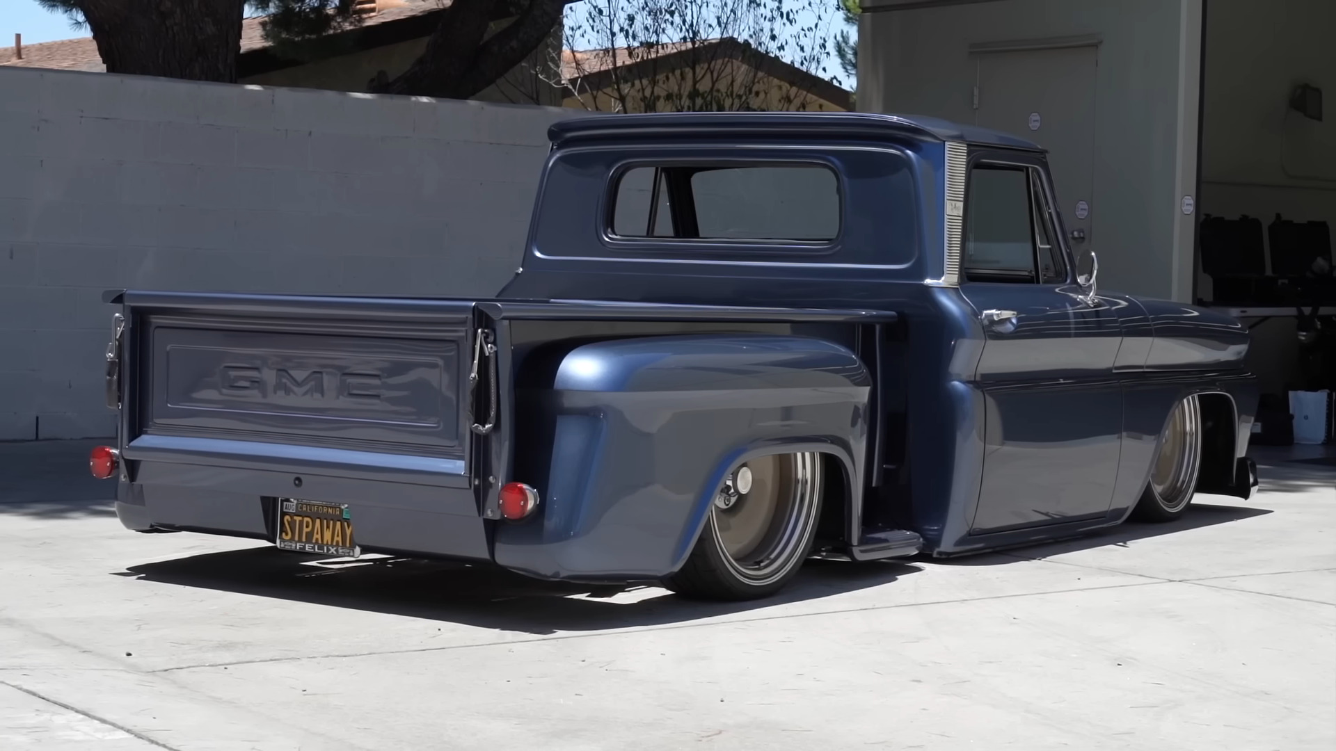 Coolest 1964 GMC C10 Stepside Is Slammed on Detroit Steel Wheels, Has ...